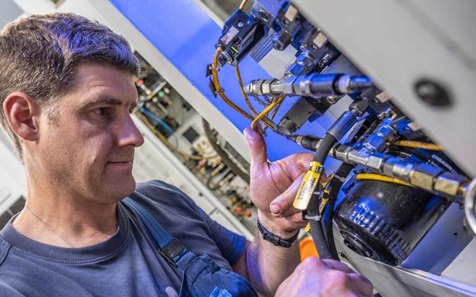 The world's most powerful industrial blower | Construction | HANSA-FLEX