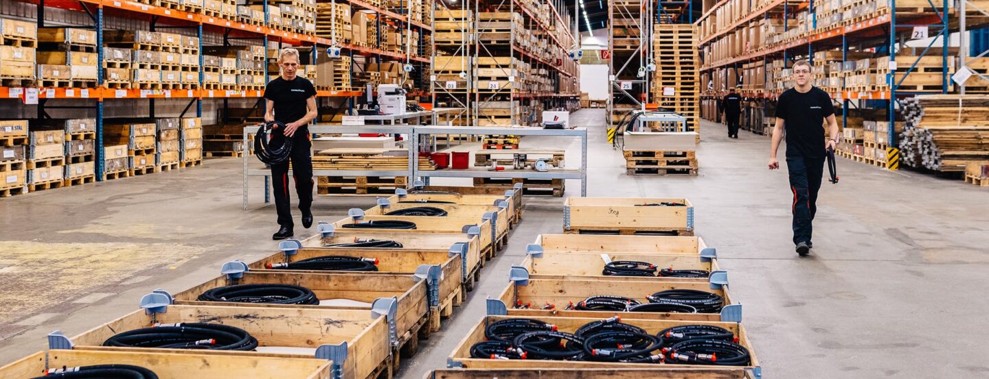 Logistics solutions | Ihr Systempartner für Hydraulik | HANSA-FLEX